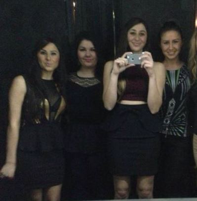 girl knee faces - WorldWideInterweb