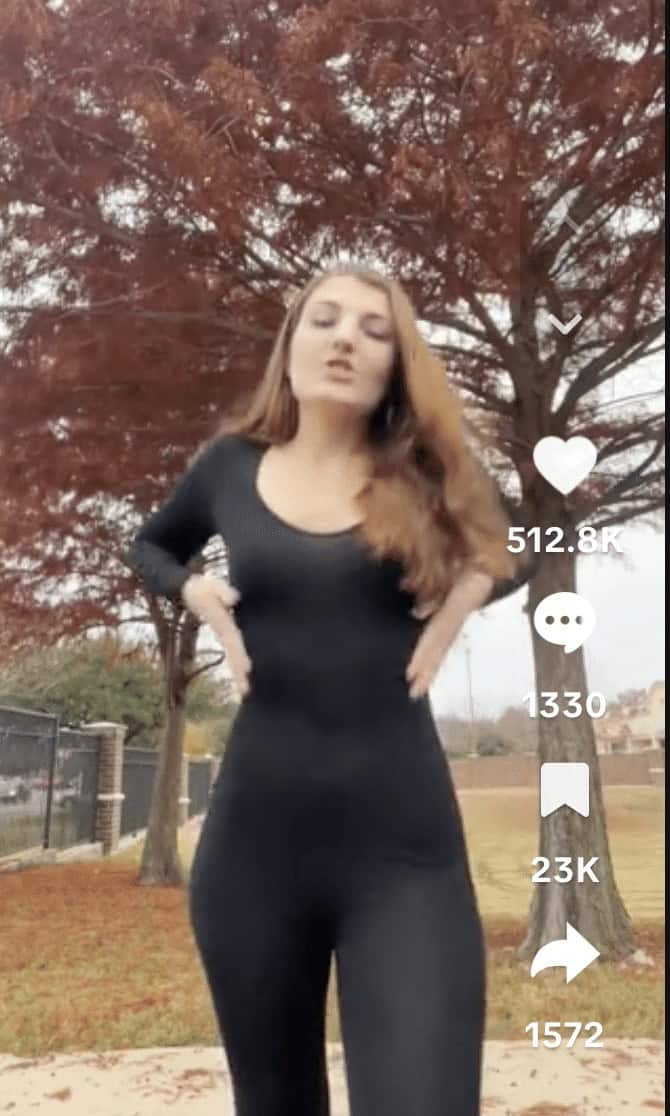 Server Shares Her 'Black Jumpsuit' Hack That Gets Her Above Average Tips