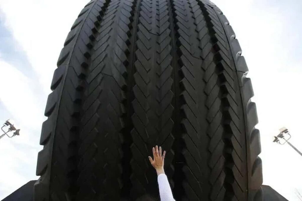 31 Everyday Objects That Got Super-Sized For No Reason